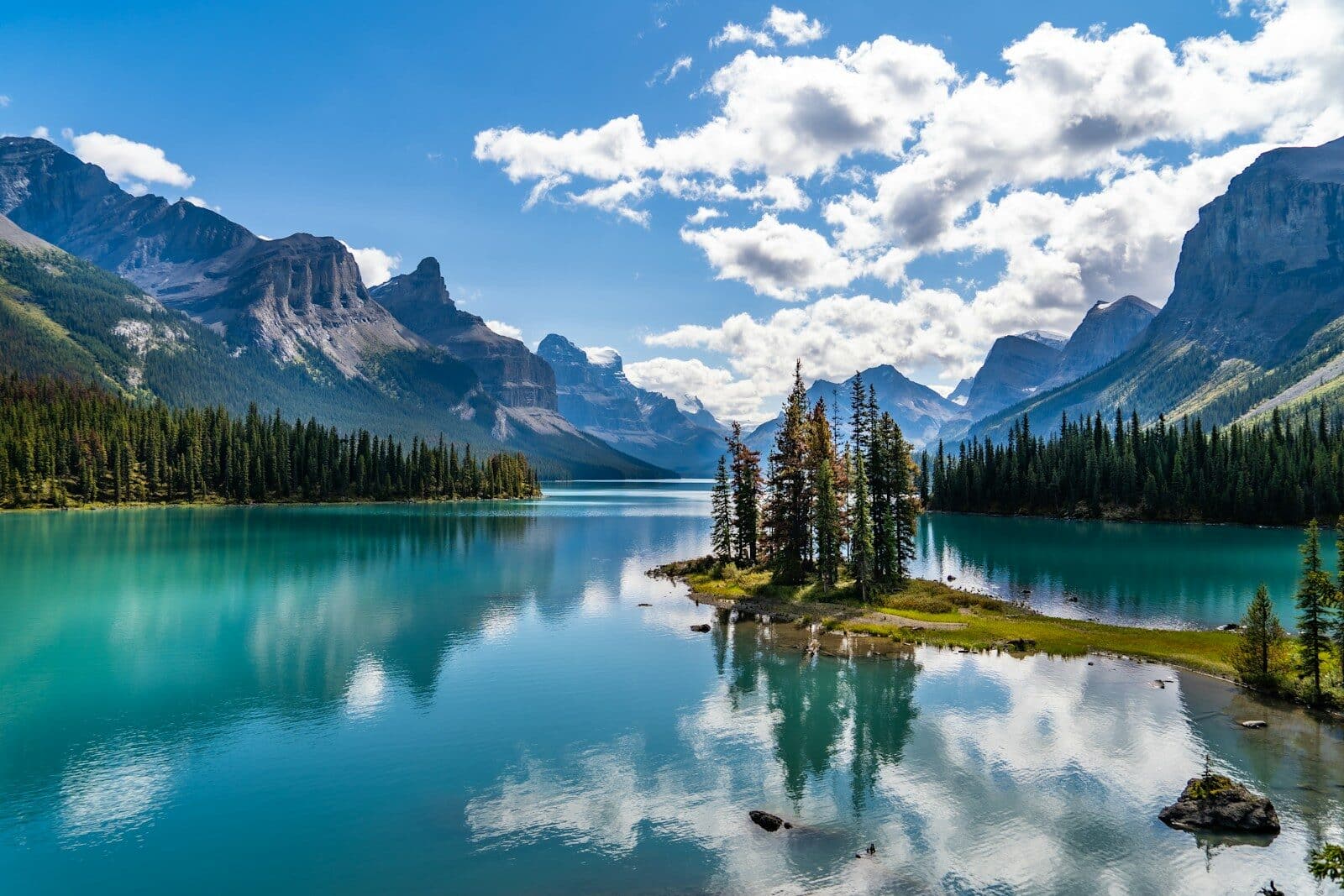 The Ultimate Canada Honeymoon Guide | Do Not Disturb